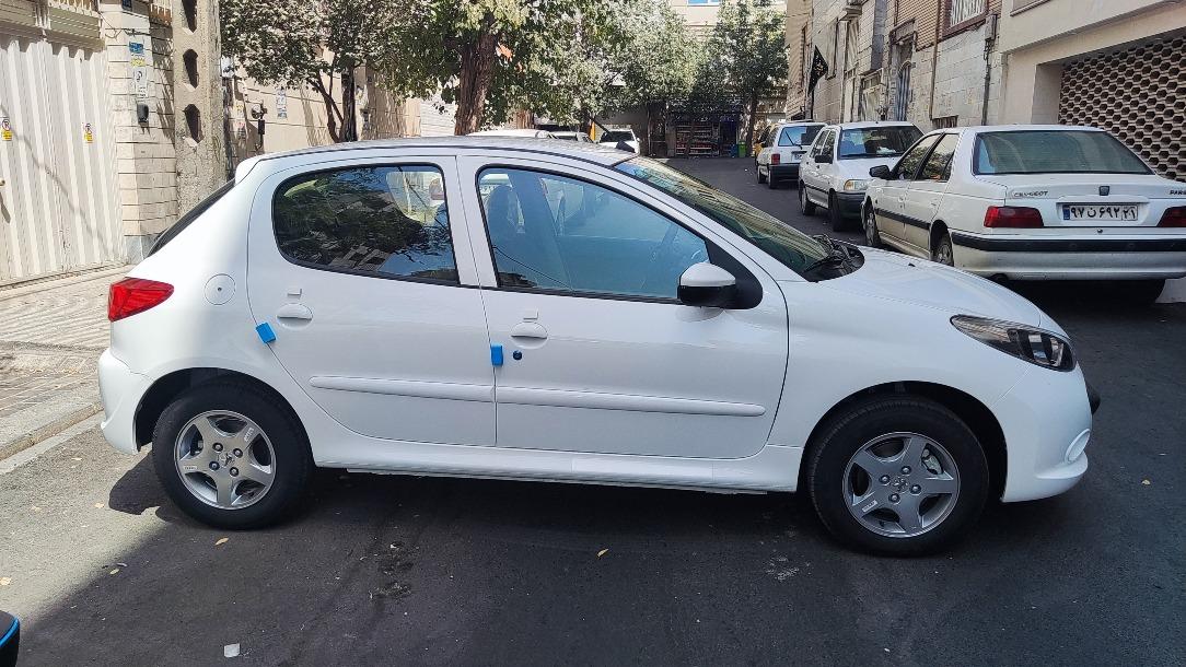 خرید و فروش پژو 207 اتوماتیک - ESP مدل 1404 نقد و اقساط – همراه مکانیک