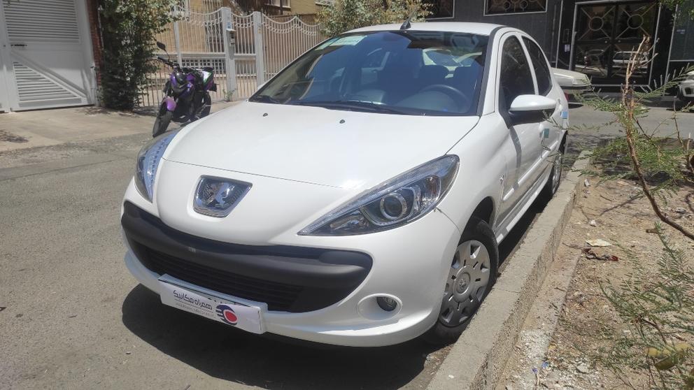 خرید و فروش پژو 207 دنده ای با موتور ESP - TU3 مدل 1403 نقد و اقساط – همراه مکانیک