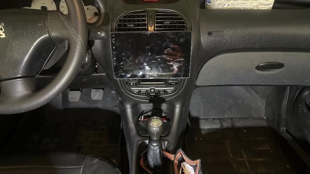 خرید و فروش پژو 206 صندوقدار V8 مدل 1399 نقد و اقساط – همراه مکانیک