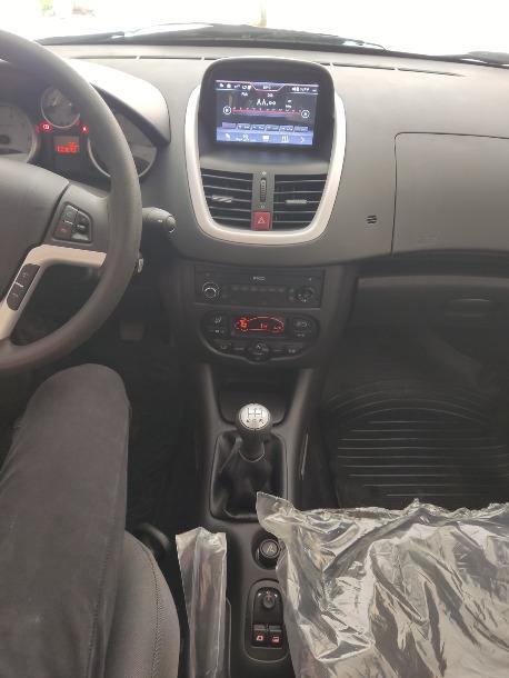 خرید و فروش پژو 207 دنده ای نیمه فول - ESP مدل 1403 نقد و اقساط – همراه مکانیک