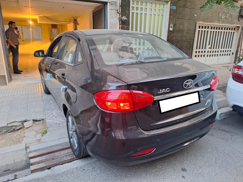 خرید و فروش جک J4 اتوماتیک مدل 1404 نقد و اقساط – همراه مکانیک