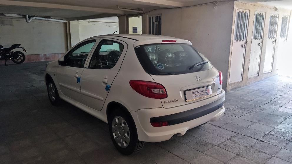خرید و فروش پژو 207 دنده ای نیمه فول - ESP مدل 1404 نقد و اقساط – همراه مکانیک