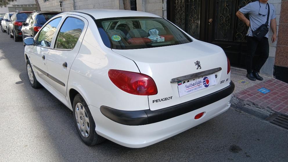 خرید و فروش پژو 206 صندوقدار V8 مدل 1399 نقد و اقساط – همراه مکانیک