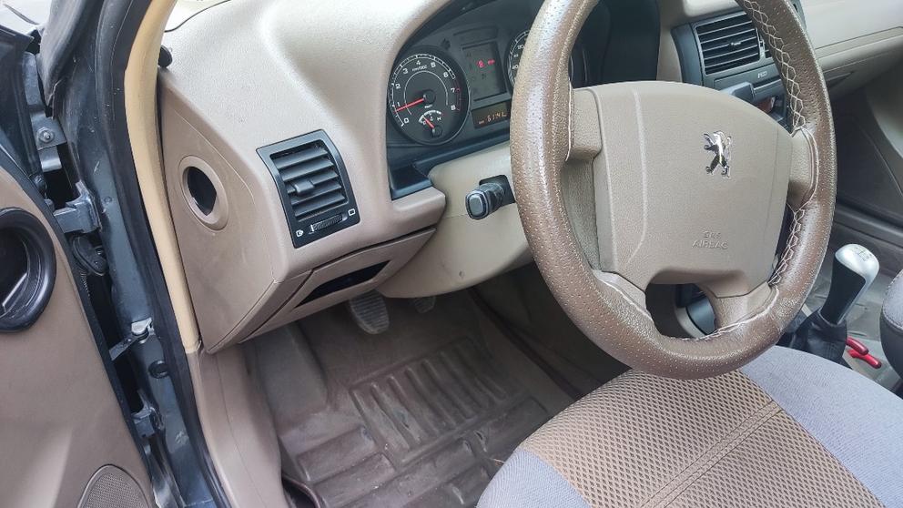 خرید و فروش پژو 405 SLX دنده ای مدل 1397 با ضمانت – همراه مکانیک