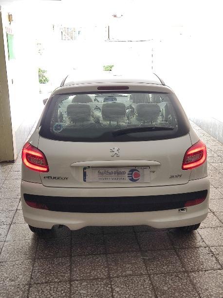 خرید و فروش پژو 207 دنده ای نیمه فول - ESP مدل 1403 نقد و اقساط – همراه مکانیک