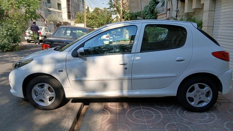 خرید و فروش پژو 207 اتوماتیک - ESP مدل 1403 نقد و اقساط – همراه مکانیک