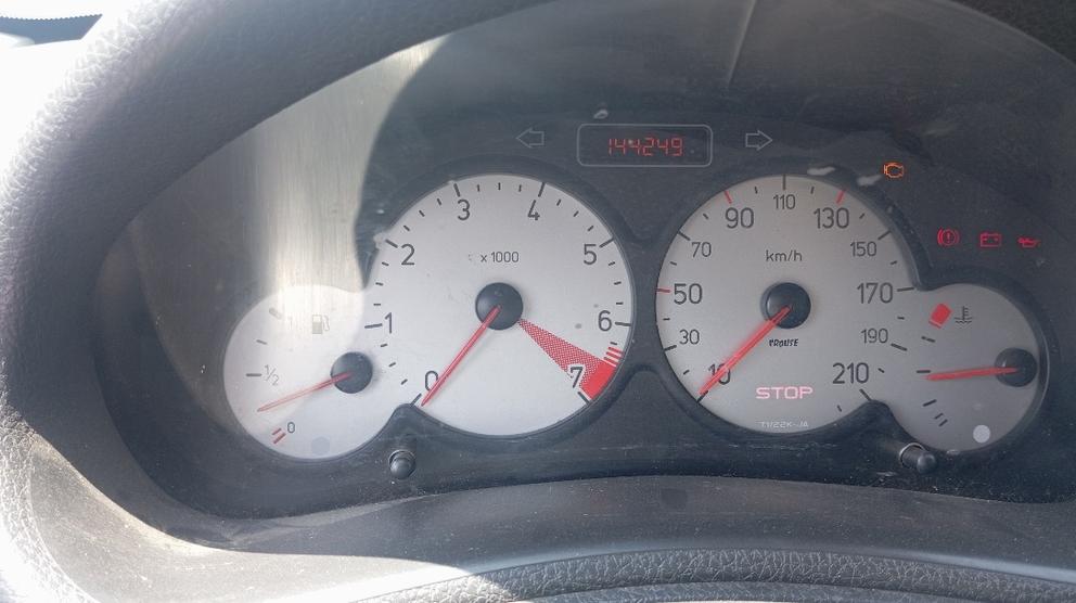 خرید و فروش پژو 206 تیپ 2 مدل 1395 با ضمانت – همراه مکانیک