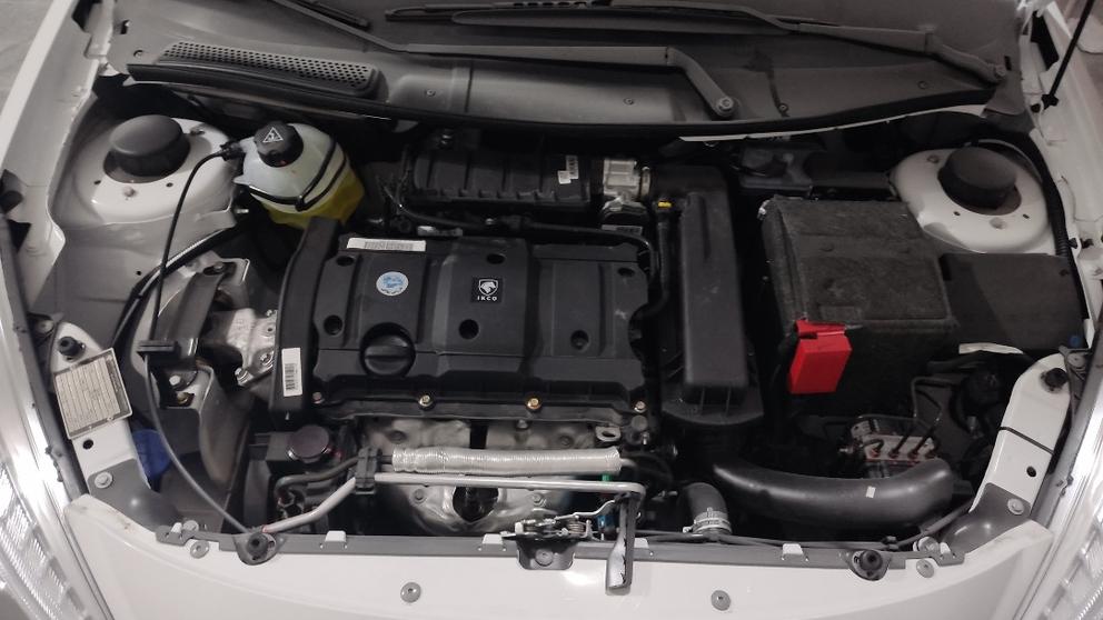 خرید و فروش پژو 207 دنده ای نیمه فول - ESP مدل 1404 نقد و اقساط – همراه مکانیک