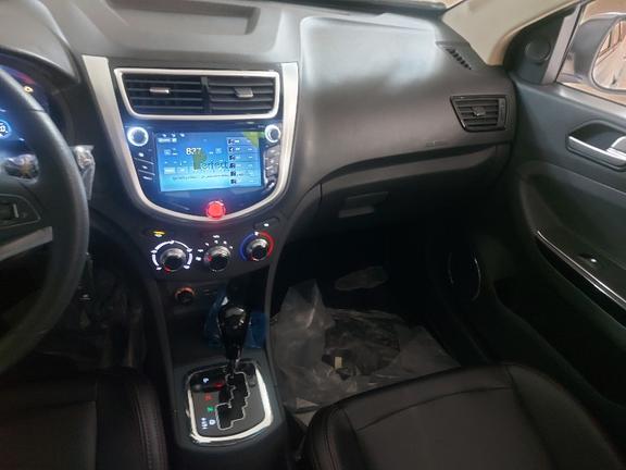 خرید و فروش جک J4 اتوماتیک مدل 1404 با ضمانت – همراه مکانیک