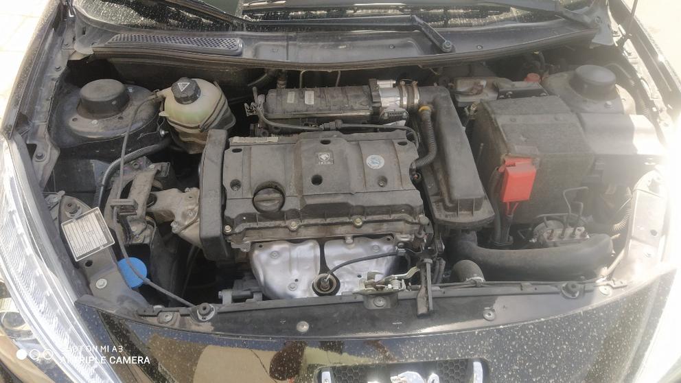 خرید و فروش پژو 207 دنده ای سقف شیشه ای - ESP مدل 1403 نقد و اقساط – همراه مکانیک