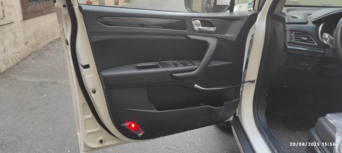 خرید و فروش کی ام سی SR3 موتور 1600 مدل 1404 نقد و اقساط – همراه مکانیک