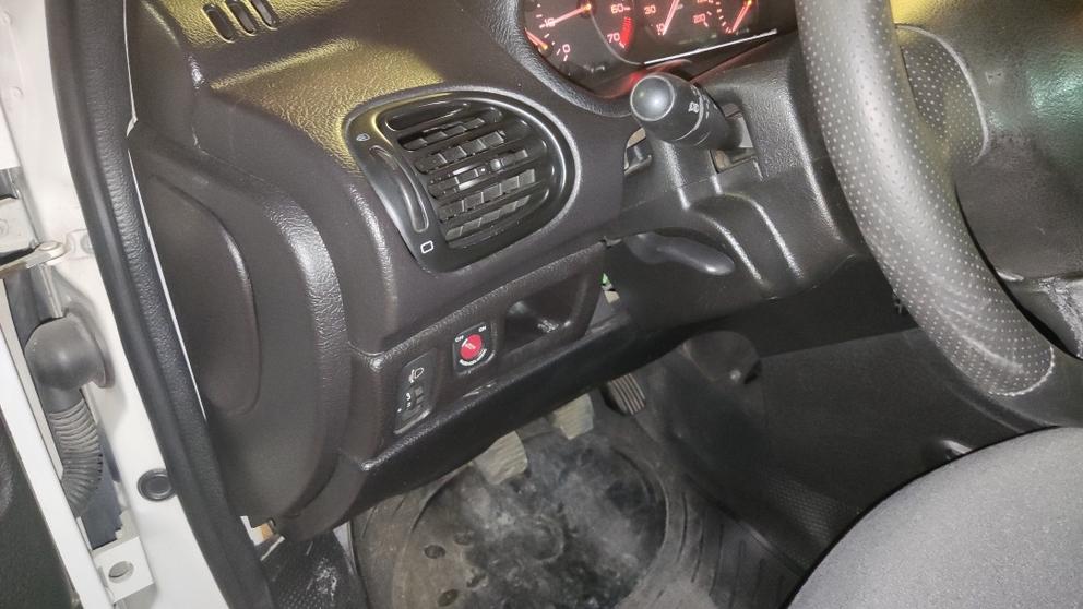 خرید و فروش پژو 206 تیپ 2 مدل 1391 با ضمانت – همراه مکانیک