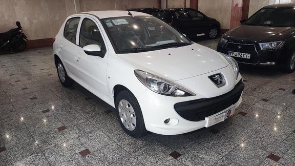 خرید و فروش پژو 207 دنده ای نیمه فول - ESP مدل 1404 نقد و اقساط – همراه مکانیک