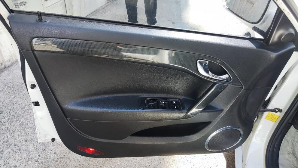 خرید و فروش جک J5 اتوماتیک 1800 مدل 1393 با ضمانت – همراه مکانیک