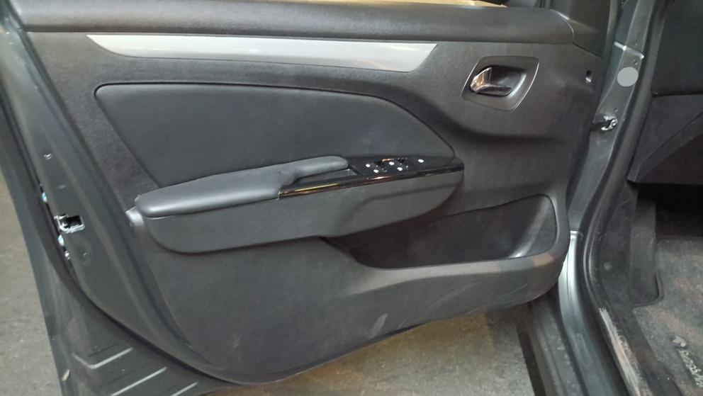 خرید و فروش تارا اتومات V4 مدل 1404 نقد و اقساط – همراه مکانیک