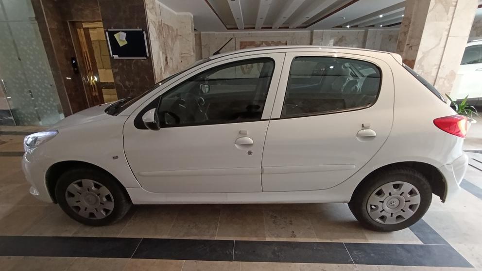 خرید و فروش پژو 207 دنده ای نیمه فول - ESP مدل 1404 نقد و اقساط – همراه مکانیک