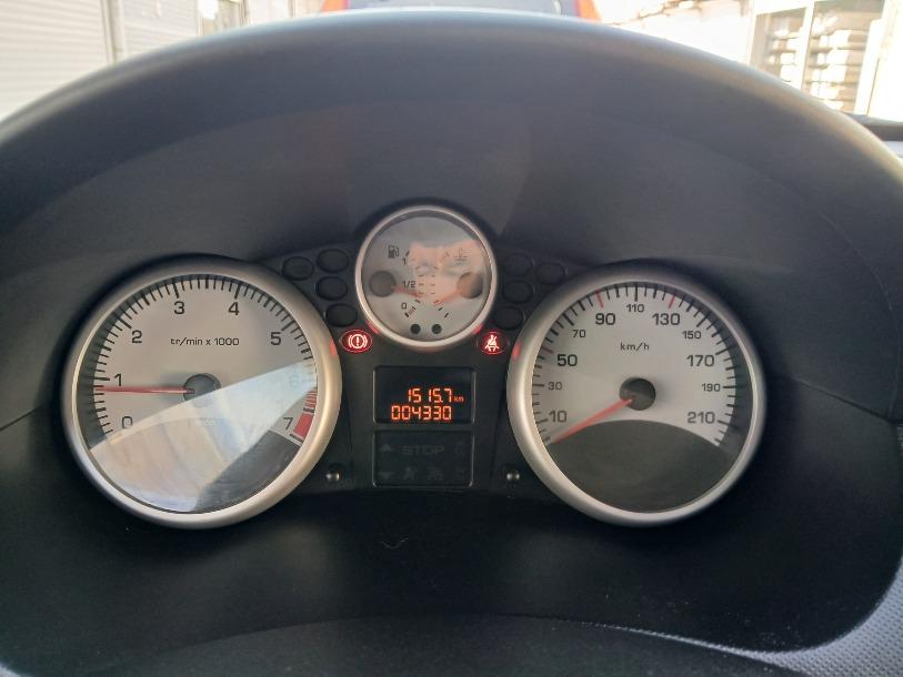 خرید و فروش پژو 207 دنده ای نیمه فول - ESP مدل 1403 نقد و اقساط – همراه مکانیک