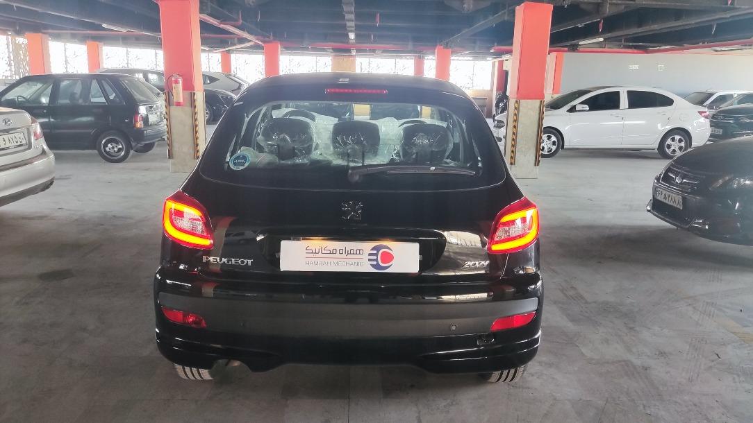 خرید و فروش پژو 207 دنده ای نیمه فول - ESP مدل 1404 نقد و اقساط – همراه مکانیک